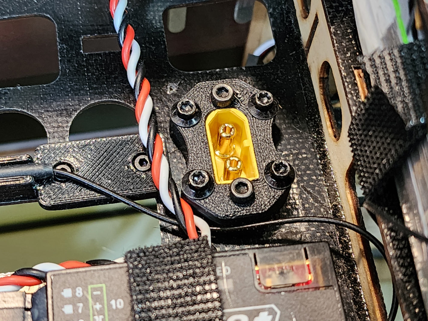 Raised XT60E-M Mount – KC3D LLC