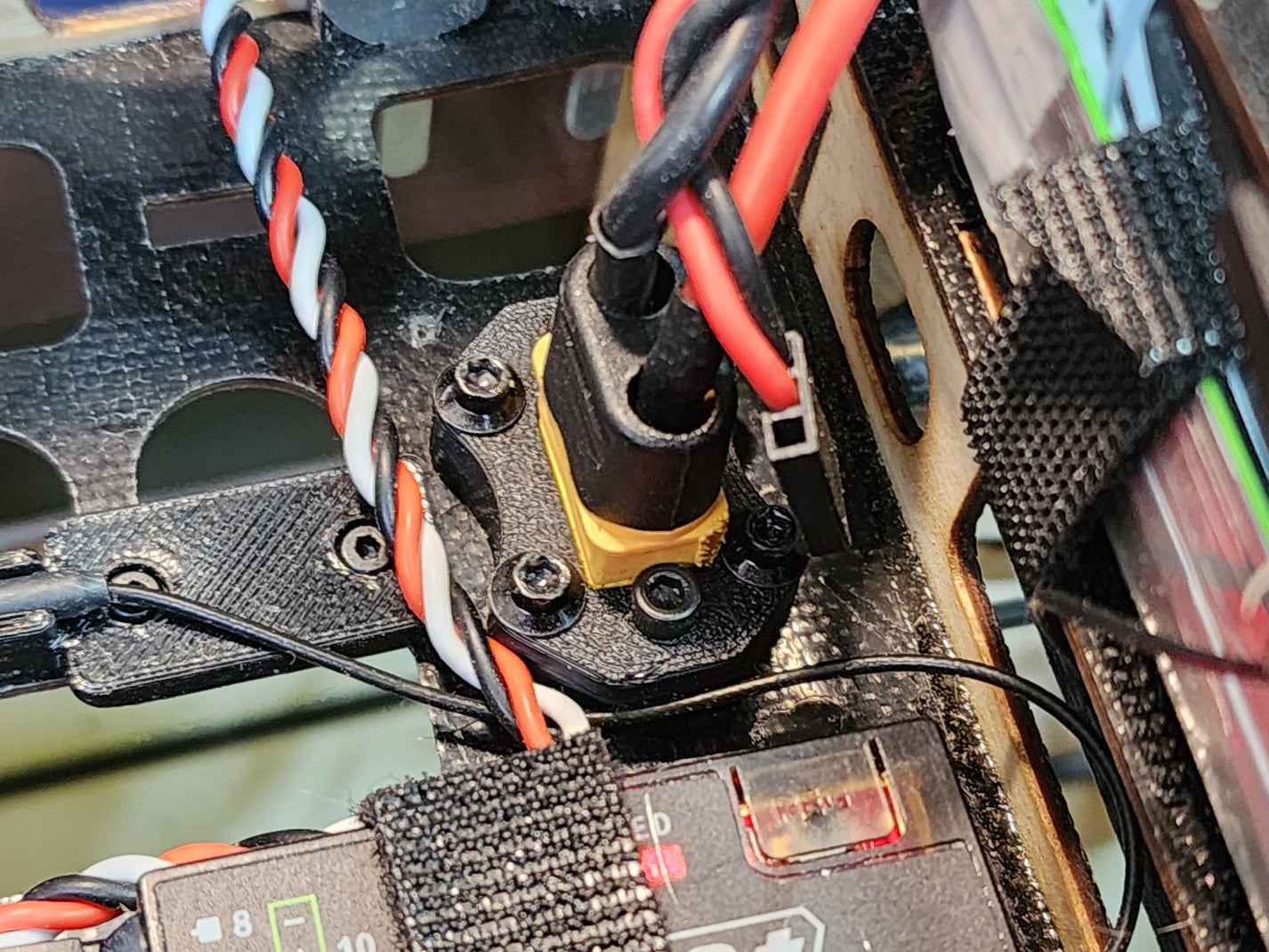 Raised XT60E-M Mount – KC3D LLC